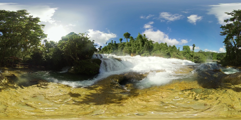 Beautiful tropical Aliwagwag Falls.360-Degree view. Philippines ...